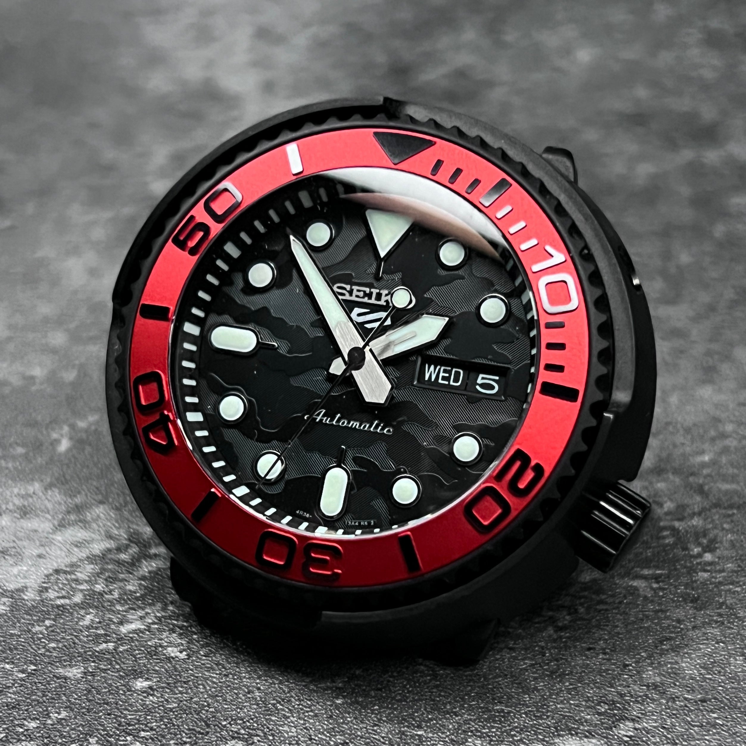 SKX007/SRPD Yachtmaster: Red with Black in Steel – WEEZMODS